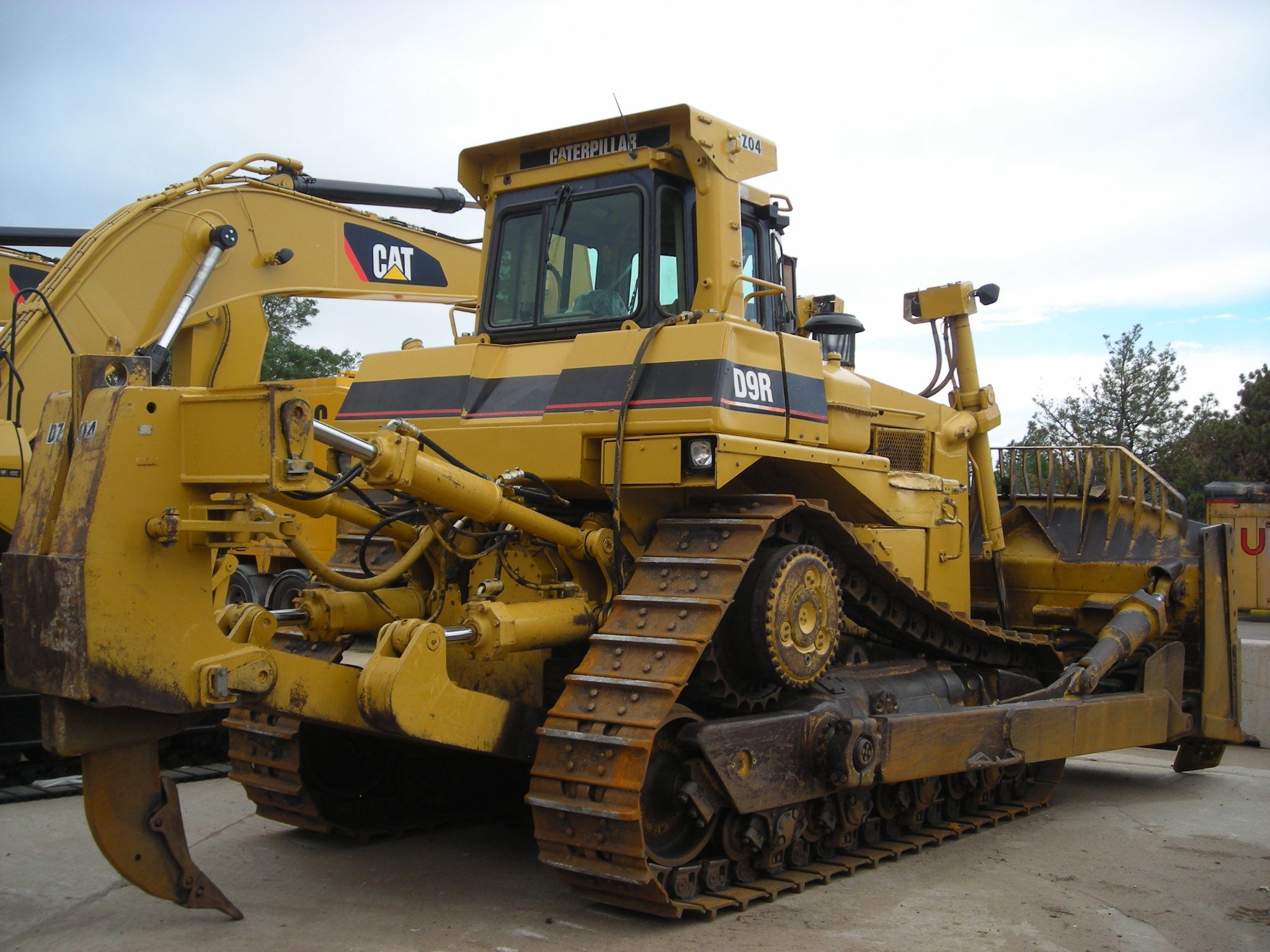 Caterpillar D9R Crawler Dozer Specs & Dimensions - Used Equipment